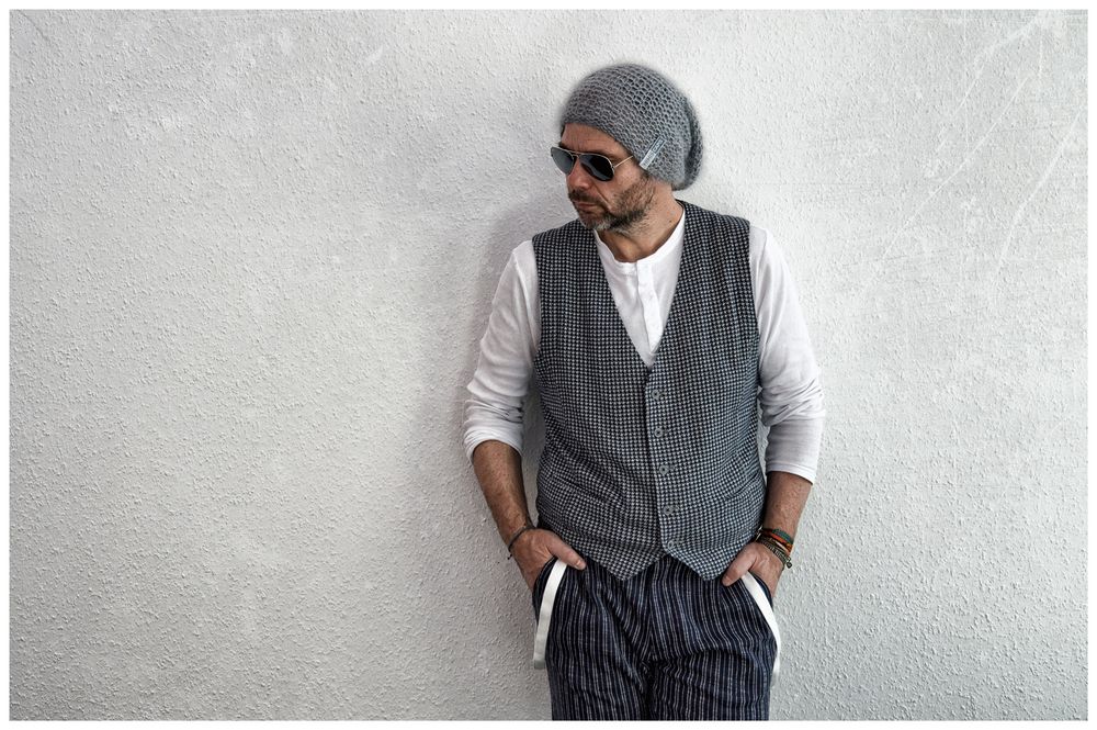 MUSTERGÜLTIG Foto & Bild | indoor, mann, portrait Bilder auf fotocommunity