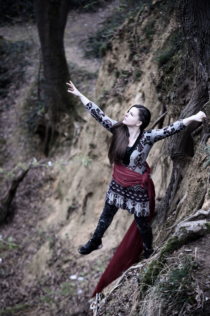 Mutig am Abgrund Foto & Bild | erwachsene menschen, konzept- fotografie ...