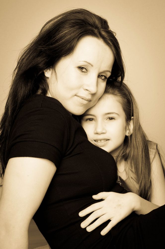Mutter und Tochter Foto & Bild | portrait, frau, sepia Bilder auf fotocommunity