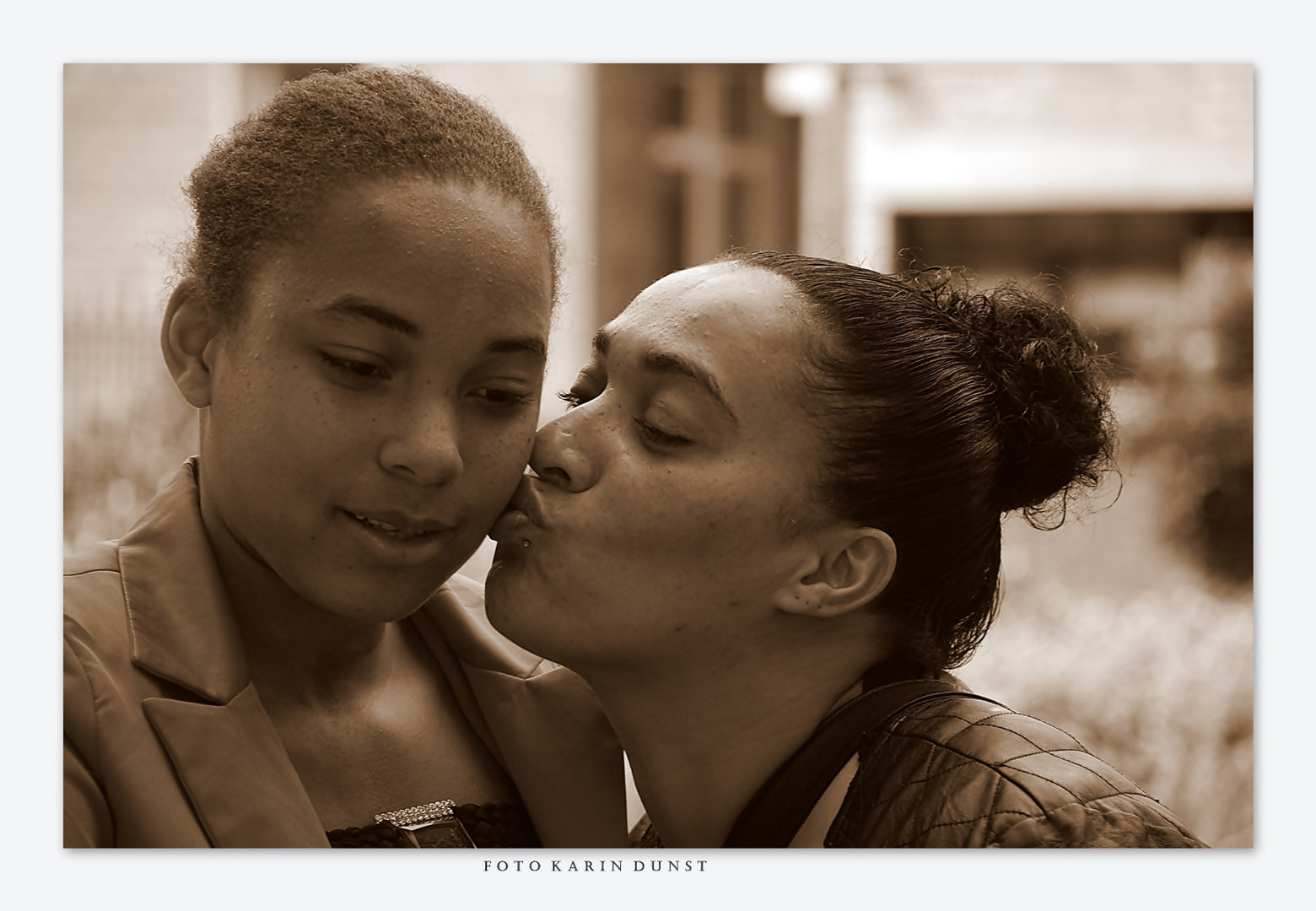 Mutterliebe Foto & Bild | erwachsene menschen, kinder und erwachsene, menschen Bilder auf ...