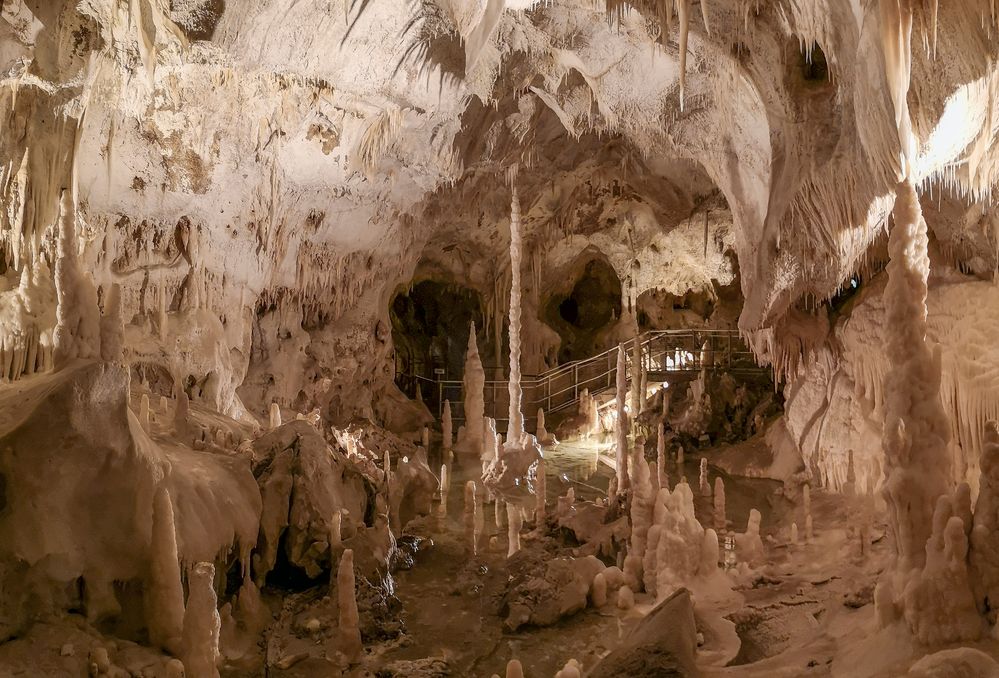 My preferred places - Frasassi caves 04 Foto % Immagini| europe, italy ...