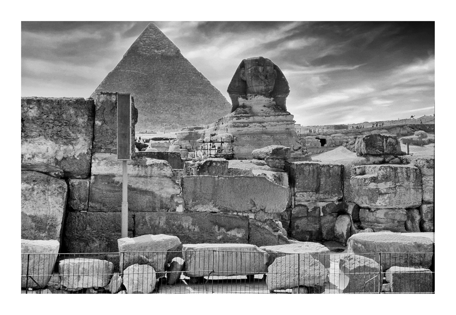 Mykerinos-Pyramide & Große Sphinx von Gizeh Foto & Bild | world, wolken ...