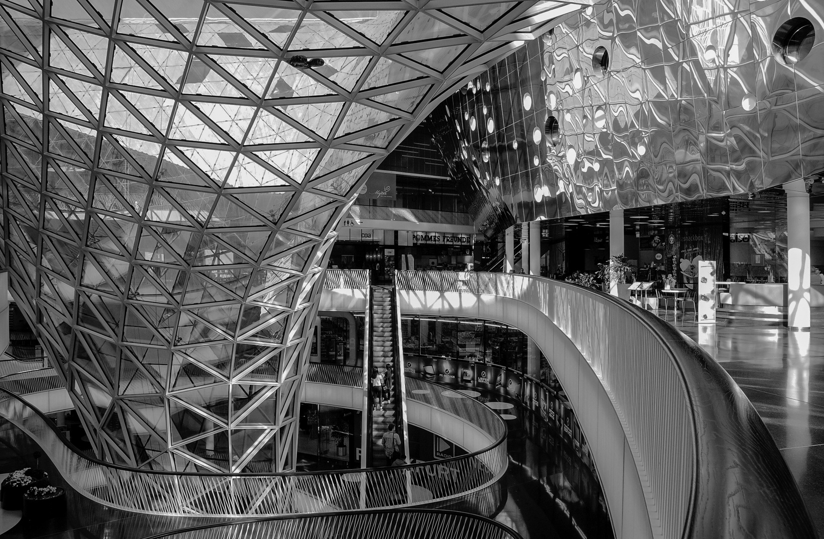 MyZeil Foto & Bild | projekte, schwarzweißer freitag, thementage Bilder ...