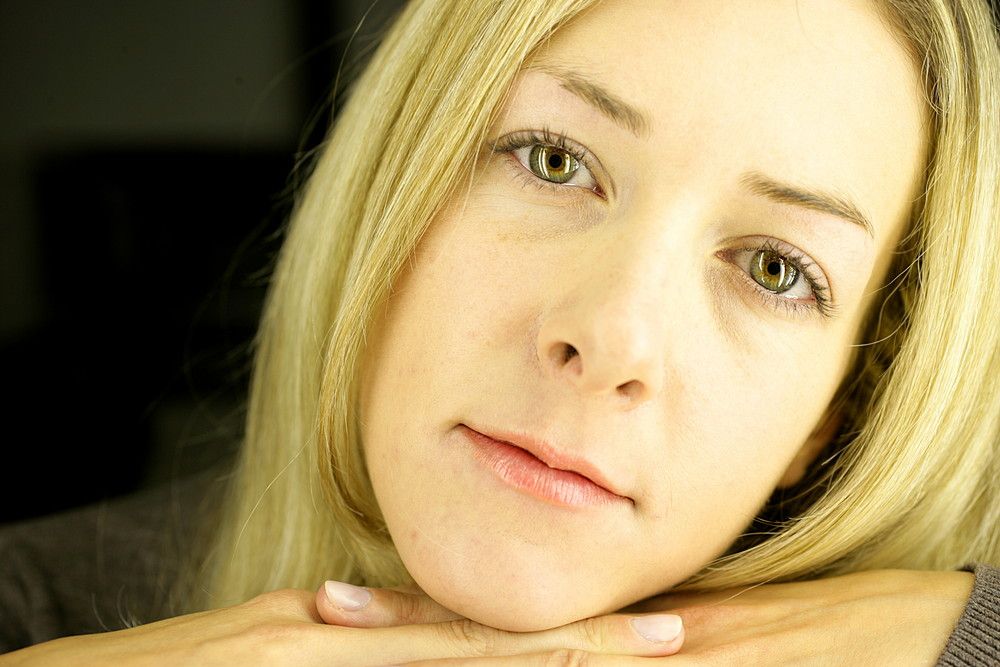 nachdenklich Foto & Bild | portrait, portrait frauen, indoor Bilder auf ...