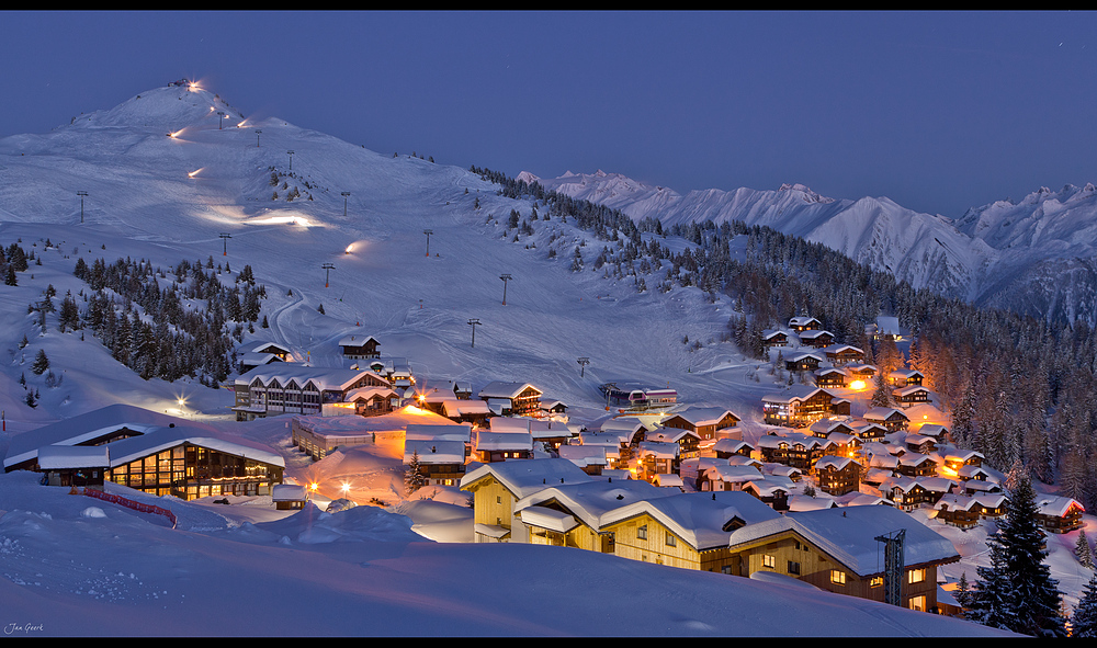 Nachts auf der Bettmeralp Foto & Bild | architektur, architektur bei ...