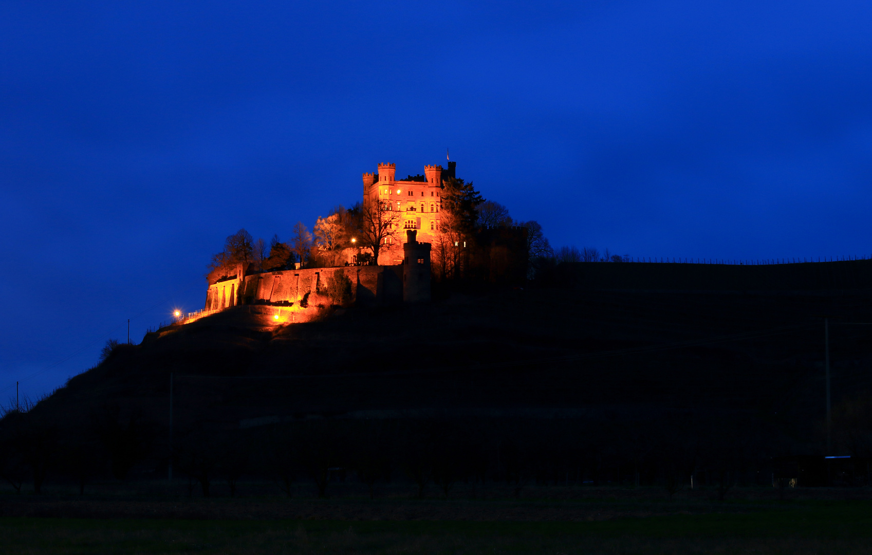 Nächtlicher Blick zur Ortenburg in der Ortenau Foto & Bild ...