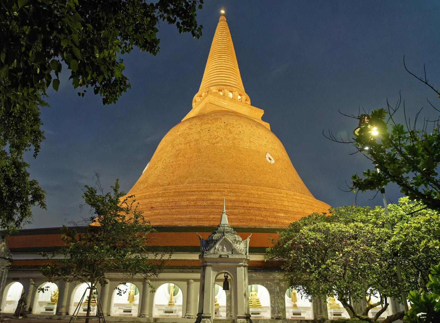 Nakhon Pathom - Phra Pathom Chedi Foto & Bild | architektur, asia ...