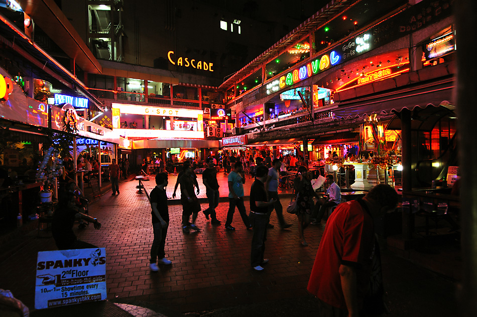 Nana Plaza In Bangkok Bangkok Nightlife Hotspot In Sukhumvit Go Guides