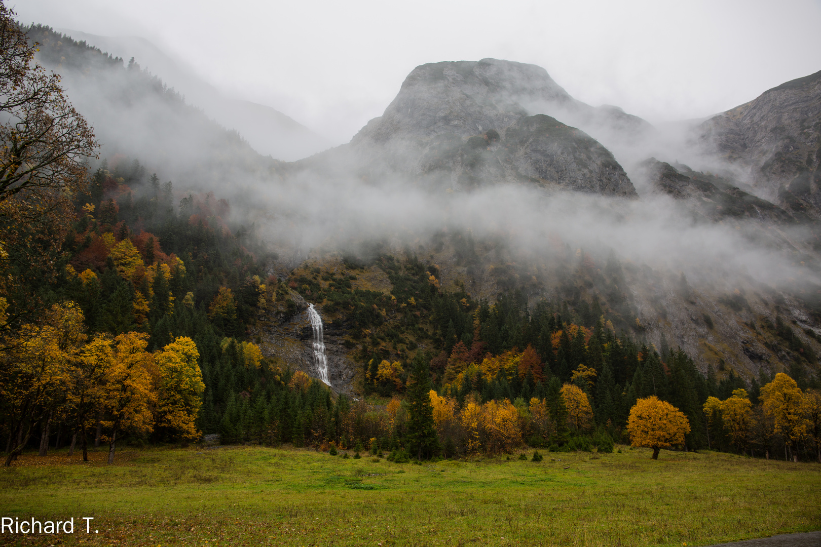 Nebel in den Bergen Foto & Bild | wolken, natur, herbst Bilder auf ...