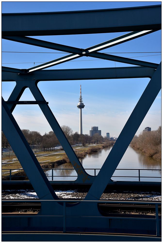 Neckar, Fernsehturm, Collini-Center Foto & Bild | world, natur ...