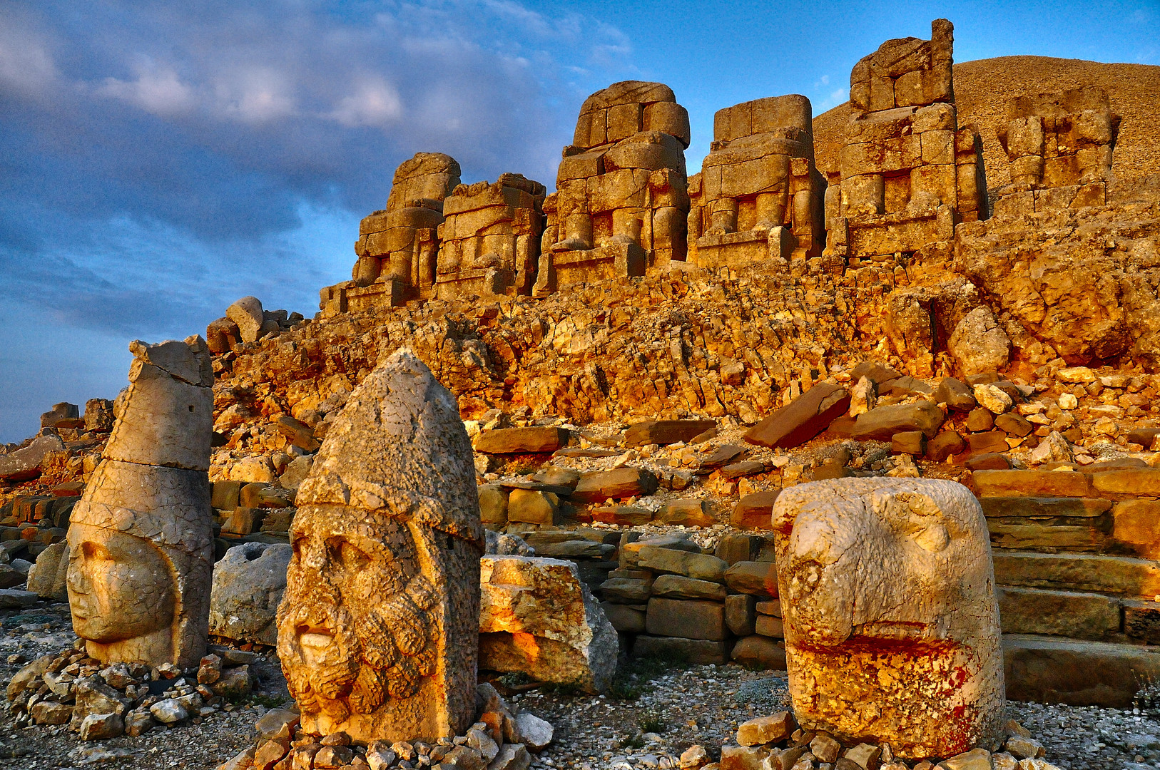 NEMRUT DAGI 2 - TURKEY, ANATOLIA Foto % Immagini| asia, middle east ...