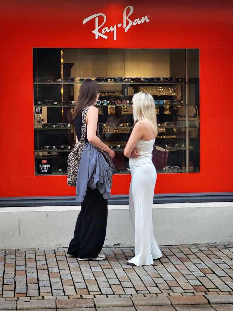 neue Brille gefälligst Foto & Bild | streetfotografie mit menschen, street live, menschen Bilder ...