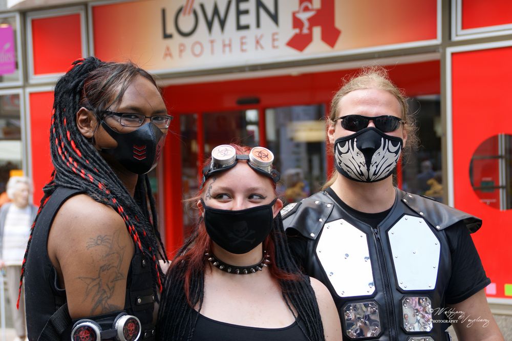 ...neue Masken eingetroffen... Foto & Bild | streetfotografie mit ...