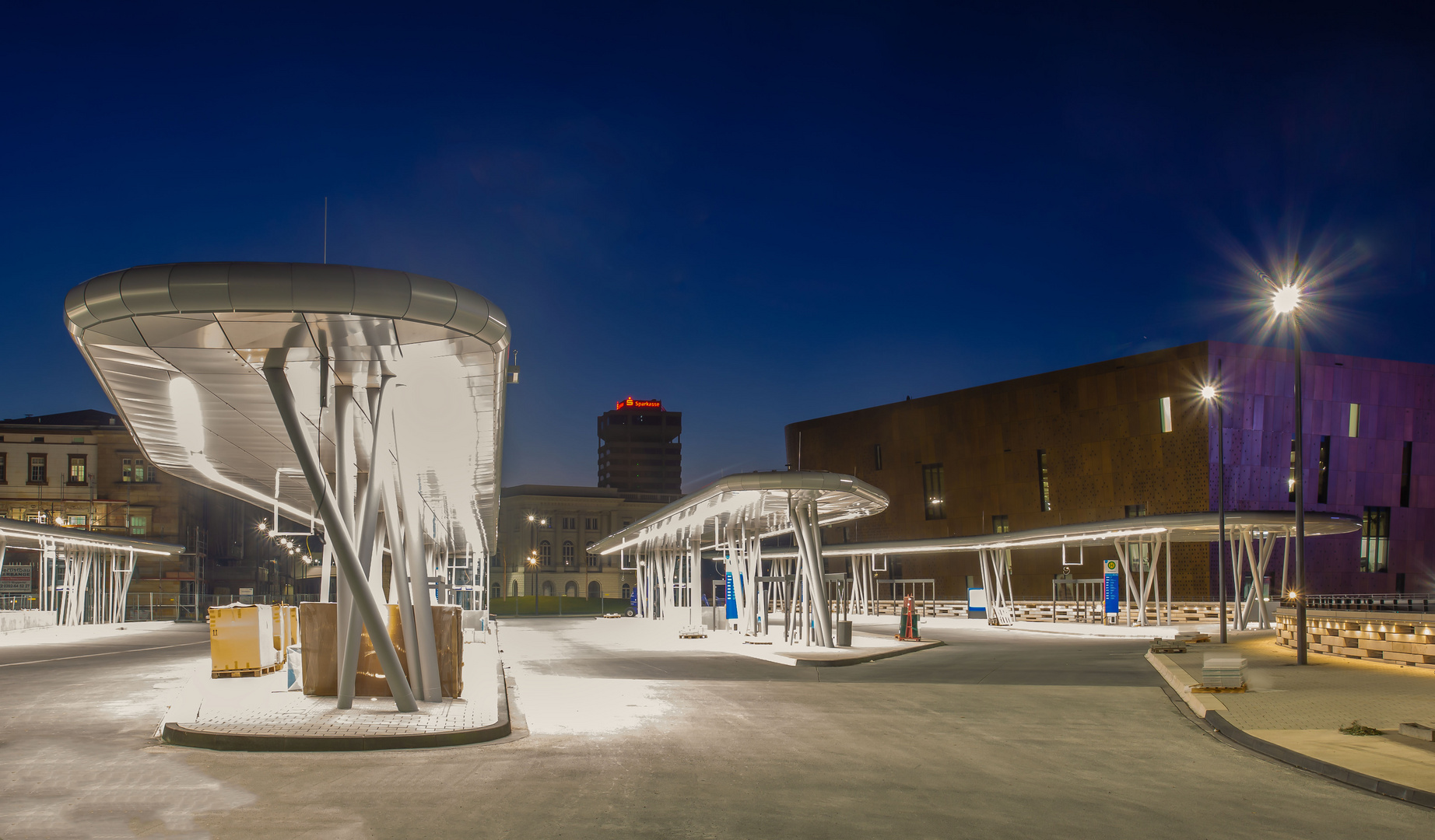 Neuer Busbahnhof Foto & Bild | world, natur, blaue stunde Bilder auf fotocommunity