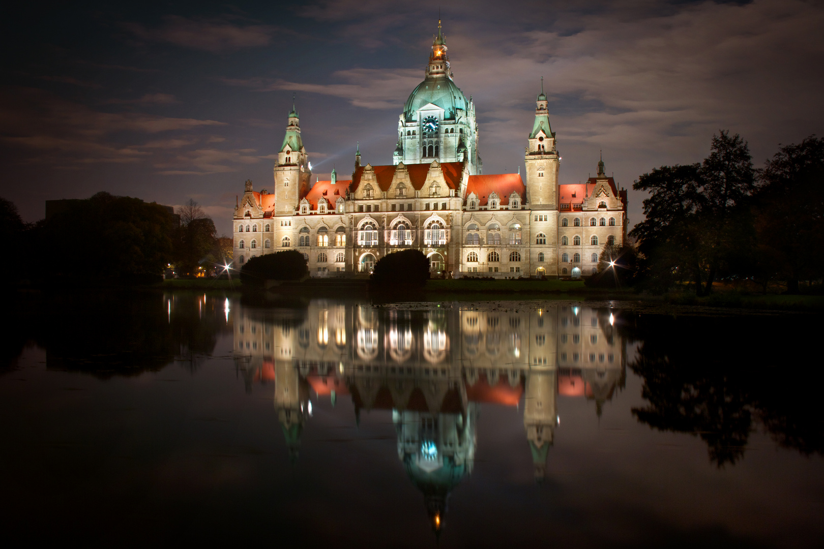 Neues Rathaus Hannover Foto & Bild | architektur, architektur bei nacht ...