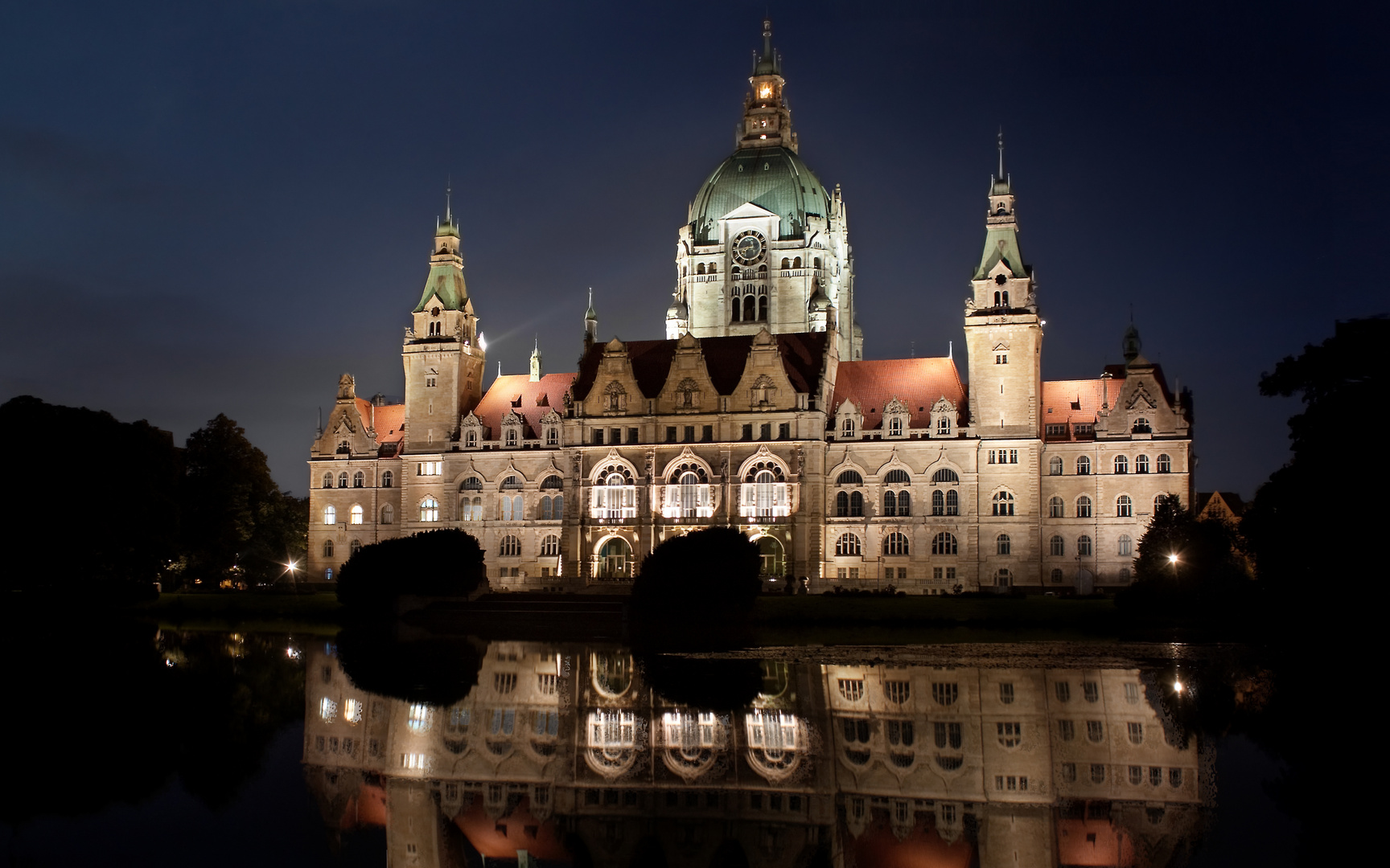 neues Rathaus in Hannover bei Nacht Foto & Bild | architektur, youth ...