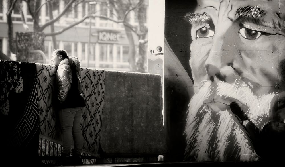 Neugier Foto & Bild | streetfotografie mit menschen, street, outdoor Bilder auf fotocommunity