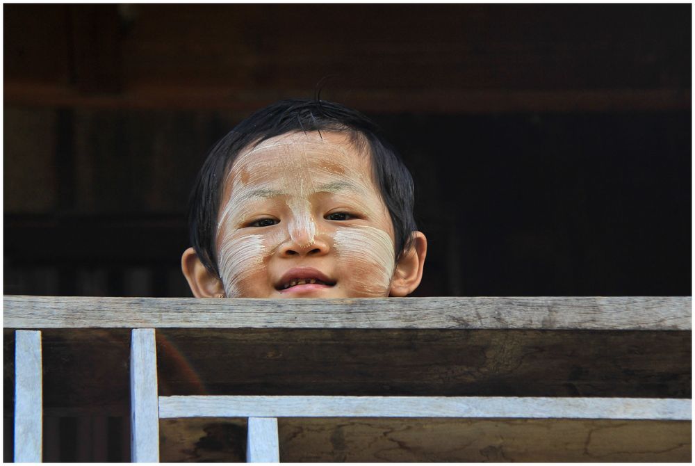 Neugierig.... Foto & Bild | asia, myanmar, kinder Bilder auf fotocommunity