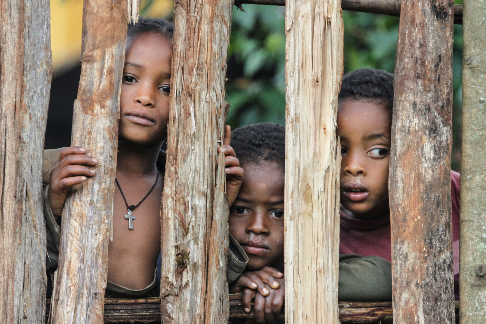 Neugierige Kinder... Foto & Bild | street, portrait, kinder Bilder auf fotocommunity