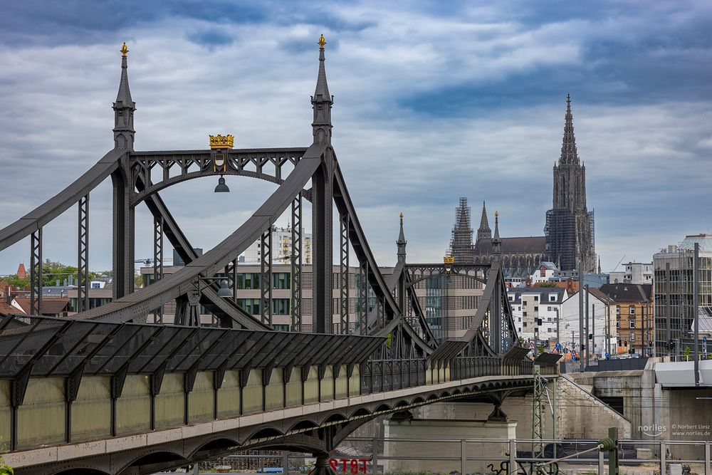 Neutorbrücke mit Ulmer Münster Foto & Bild | architektur, deutschland ...