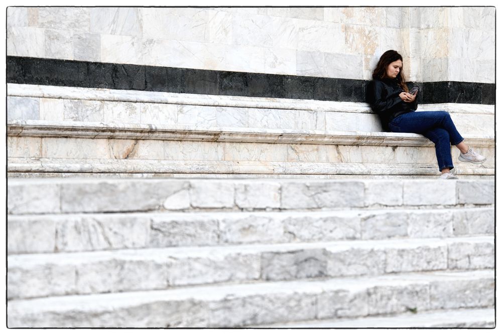 never alone Foto & Bild | portrait, streetfotografie mit menschen, portrait frauen Bilder auf ...