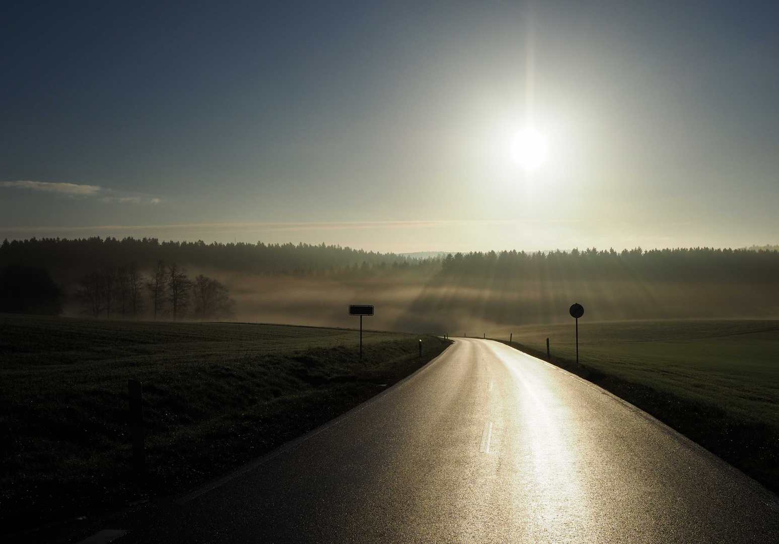 nichts los auf der Straße.... Foto & Bild | landschaft, nebelstimmungen ...
