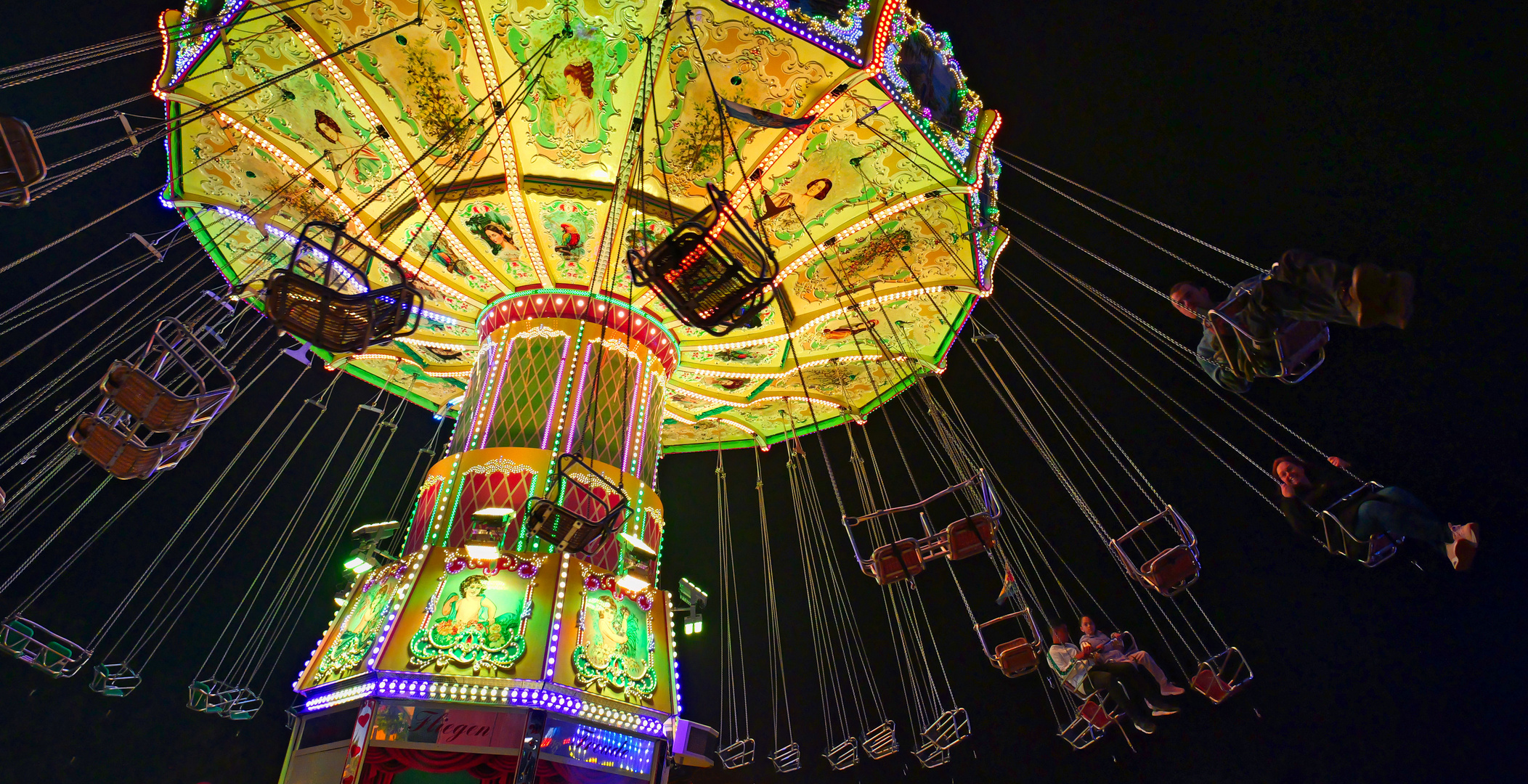 Nightflight Foto & Bild | streetfotografie mit menschen, kunstfotografie & kultur, straßenfeste ...