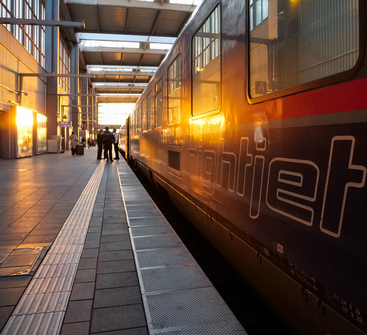 Nightjet Foto & Bild | münchen, abendstimmung, bahnhof Bilder auf ...
