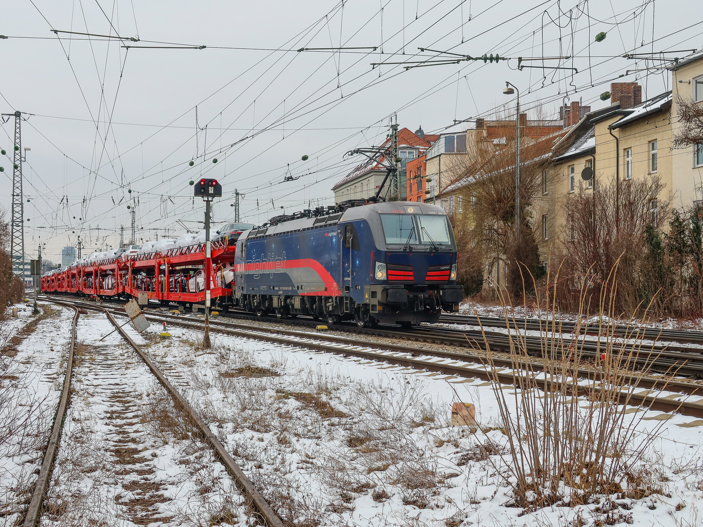 Nightjet-Vectron vor Edelkarossen Foto & Bild | münchen, mercedes ...