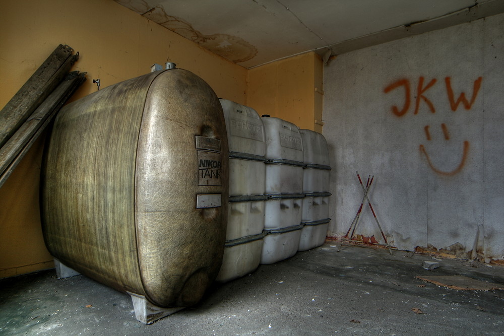 NIKOR TANK Foto & Bild | architektur, lost places, wirtschaftswunden ...