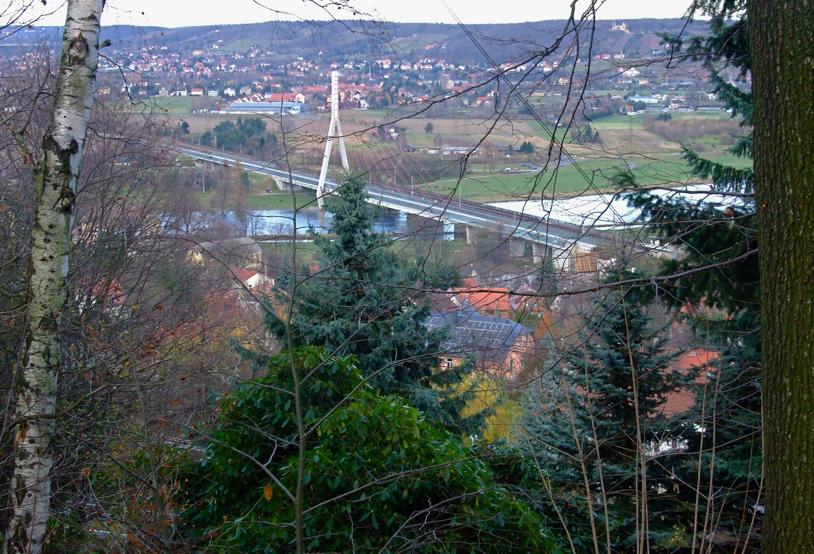 Noch ein Blick über die Elbe - nach Radebeul zu Filipa(da war ich schon ...