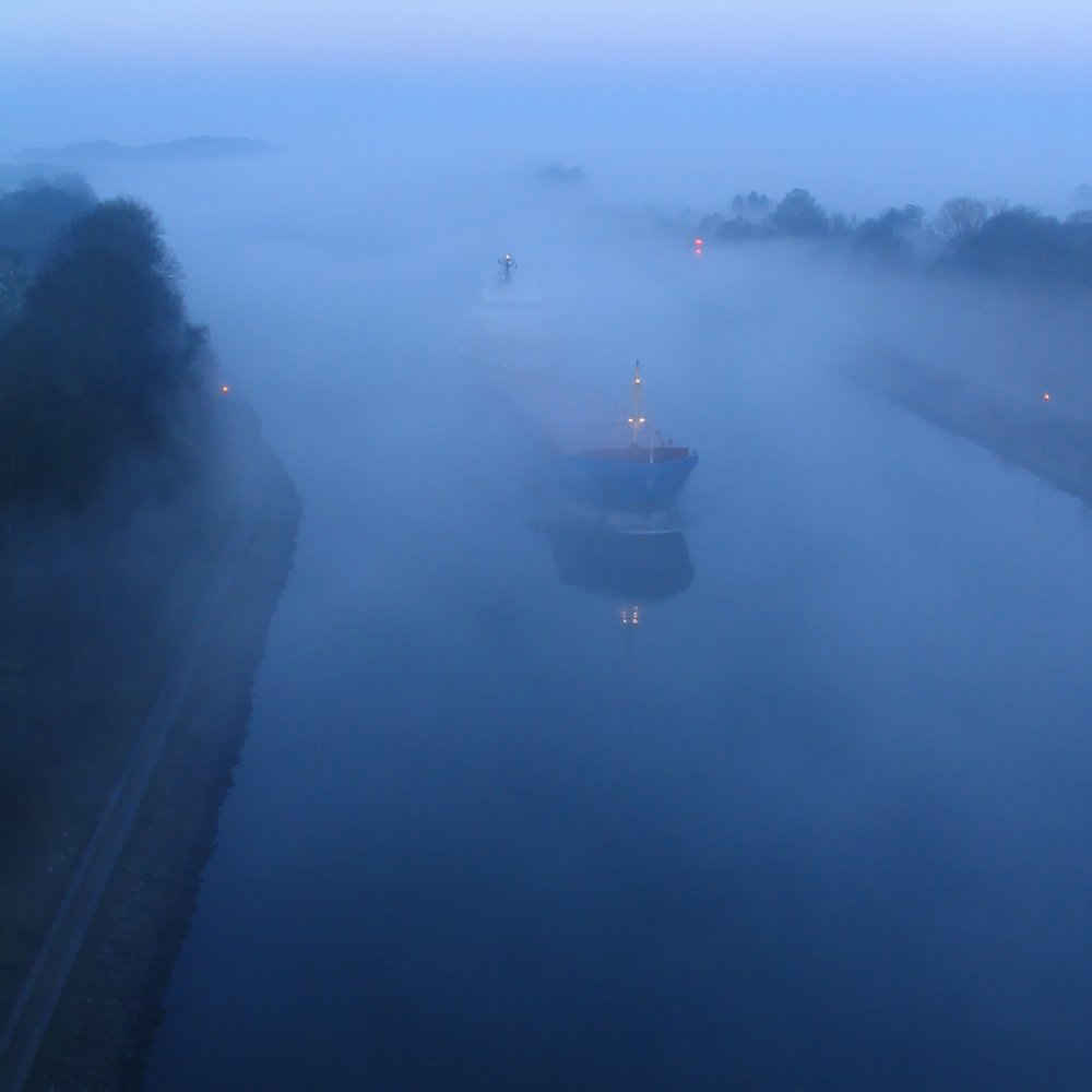 Nord-Ostsee-Kanal im Nebel Foto & Bild | schiffe und seewege, seewege ... Nord-Ostsee-Kanal im Nebel Foto & Bild | schiffe und seewege, seewege ...