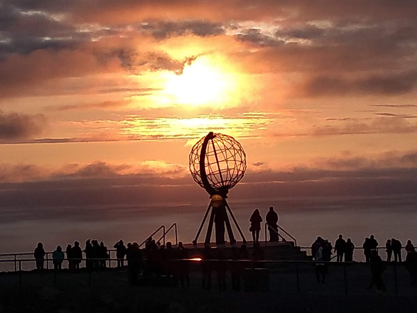 Nordkap Foto & Bild | sonnenuntergänge, himmel & universum, natur ...