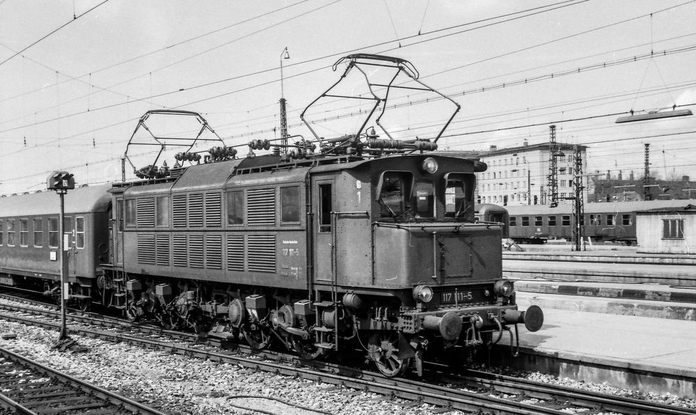 Normale 117 Foto & Bild | münchen, eisenbahn, bundesbahn Bilder auf ...