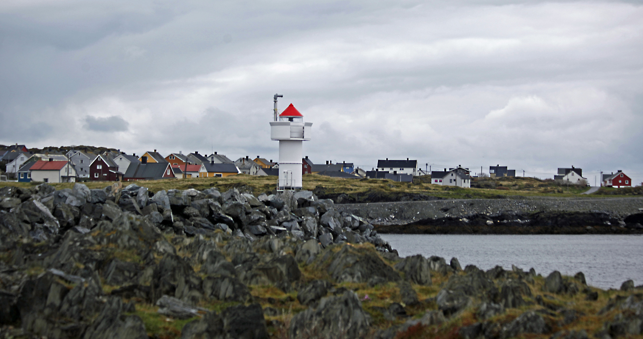 NORWEGEN der Leuchtturm am Hamningberg Foto & Bild | fotos, world ...