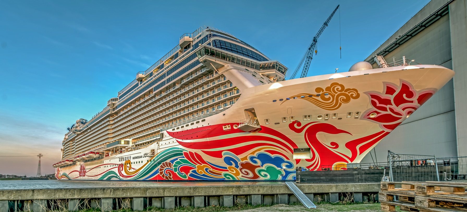 Norwegian JOY in der Abendsonne Foto & Bild | schiffe und seewege ...