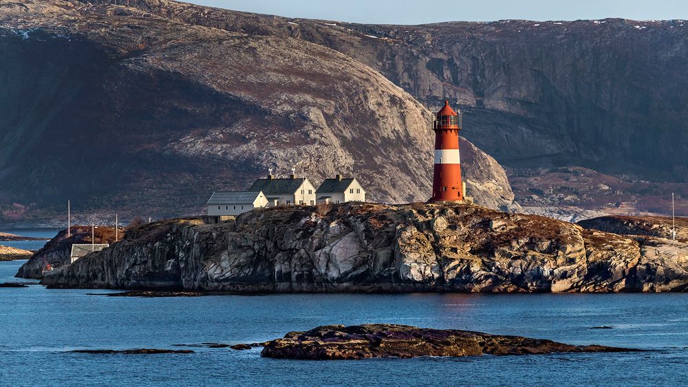 NORWEGIAN LIGHTHOUSE Foto & Bild | world, wasser, meer Bilder auf ...