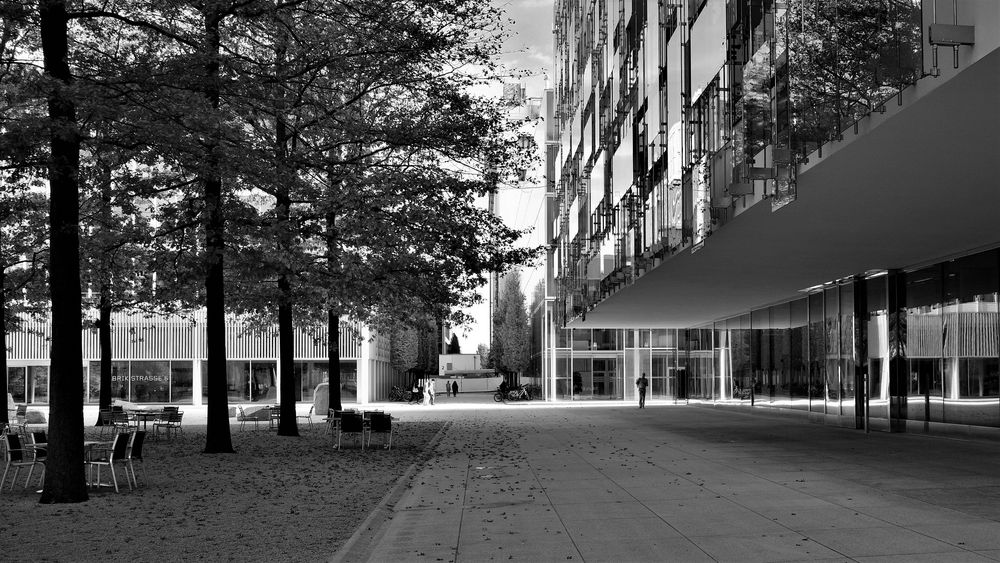 Novartis Campus Foto & Bild | bw, city, people Bilder auf fotocommunity