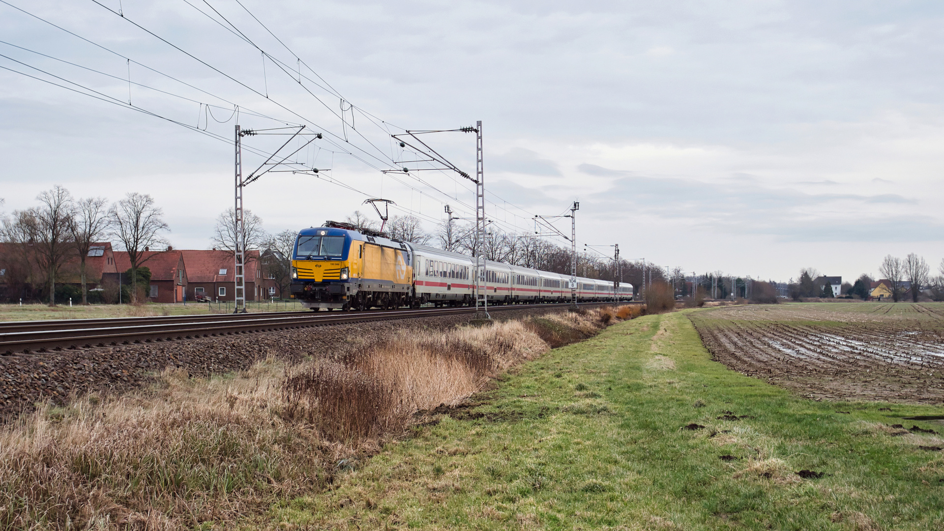 NS 193 statt DB 101 Foto & Bild | loks, eisenbahn, gleise Bilder auf ...