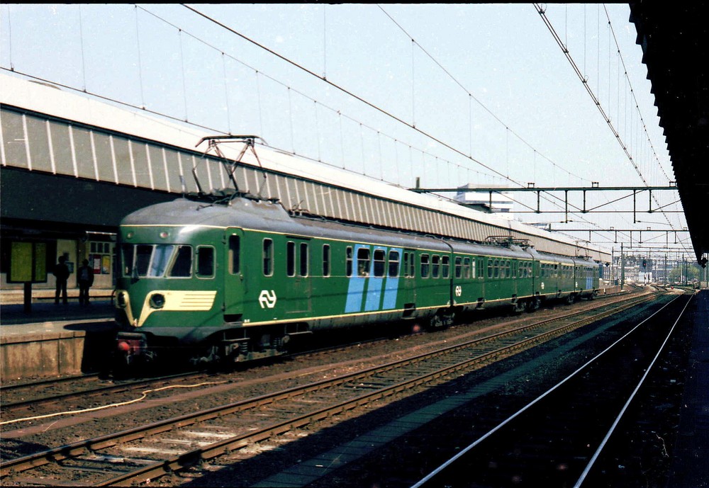 NS.Mat 46 Rotterdam CS 1979 Foto & Bild | züge, personenzüge, eisenbahn ...