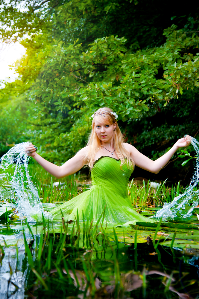 Nymphe II Foto & Bild | erwachsene, people, teich Bilder auf fotocommunity