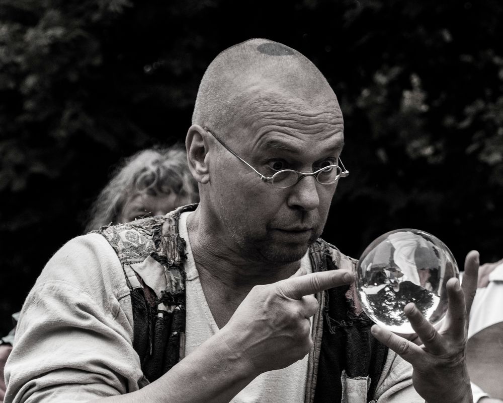 Ob er den Durchblick hat ?!? Foto & Bild | streetfotografie mit menschen, projekte, street ...