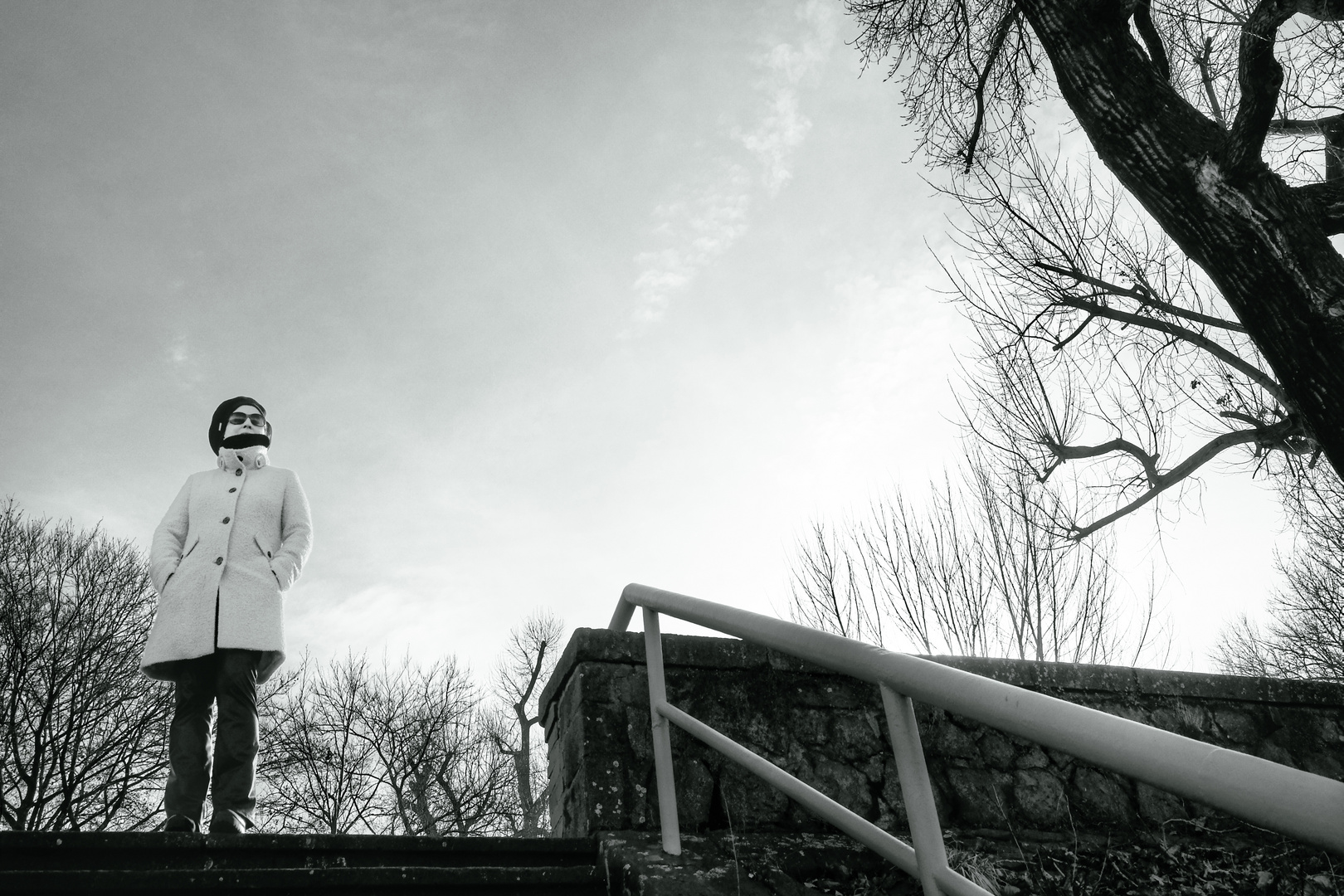 Oben...... Foto & Bild | streetfotografie mit menschen, fotokunst, monochrome fine art Bilder ...