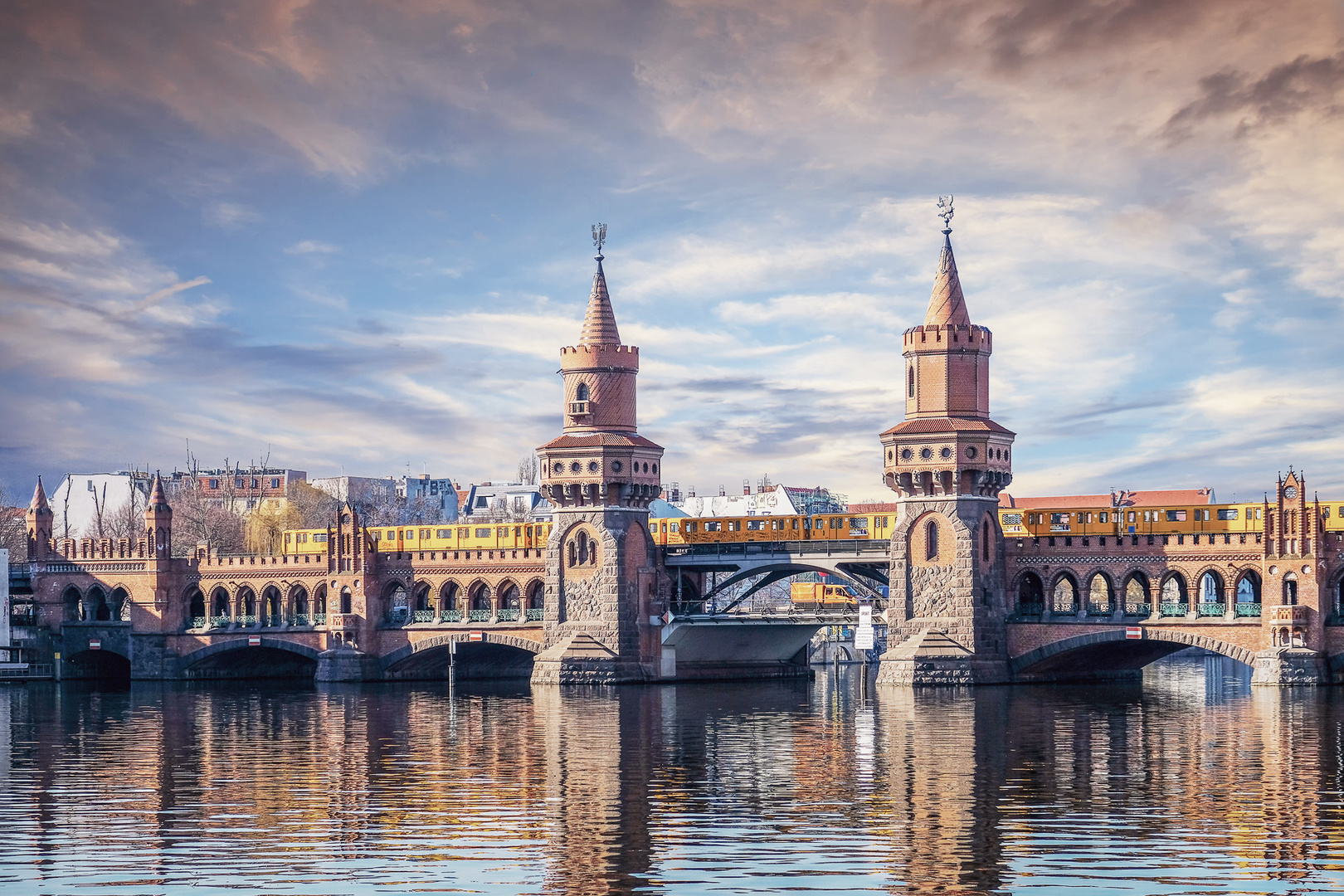 Oberbaum Brücke Berlin Foto & Bild | world, berlin, architektur Bilder ...