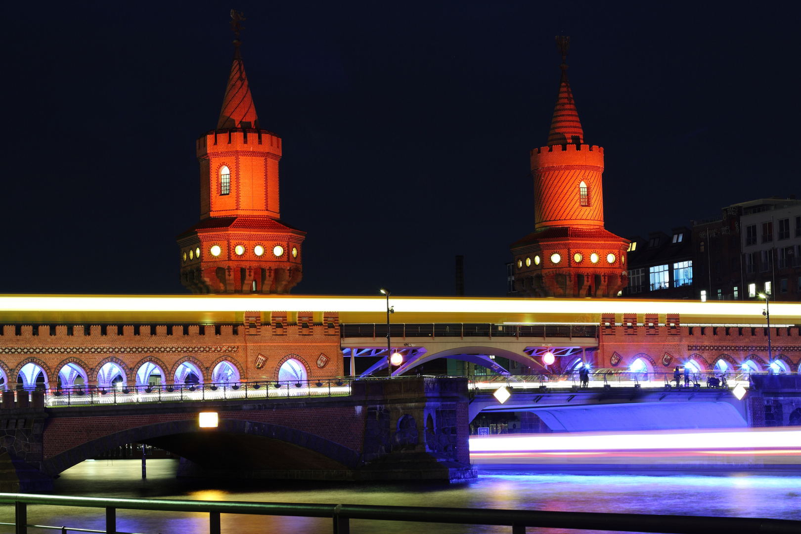 Oberbaumbrücke Foto & Bild | architektur, architektur bei nacht, berlin ...