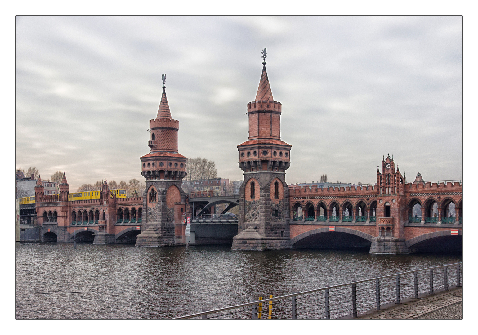 Oberbaumbrücke Foto & Bild | berlin, oberbaumbrücke, architektur Bilder ...