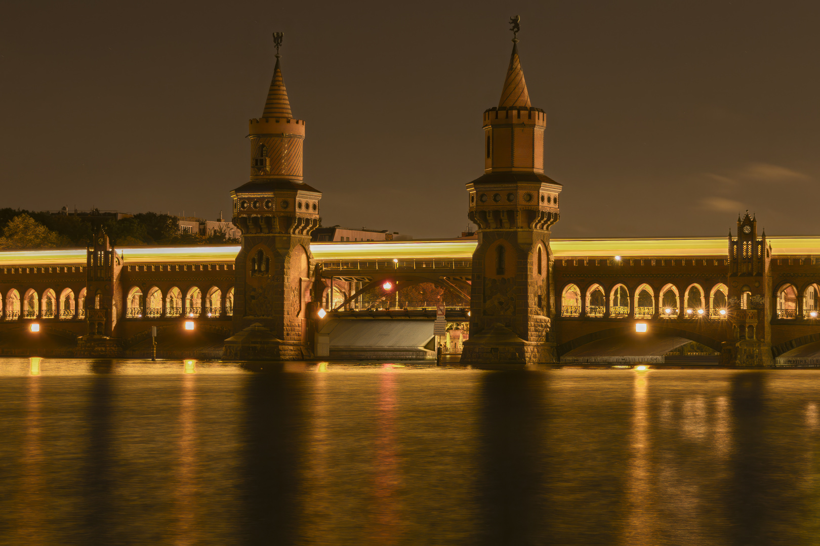 Oberbaumbrücke Berlin 2023 Foto & Bild | architektur, berlin ...