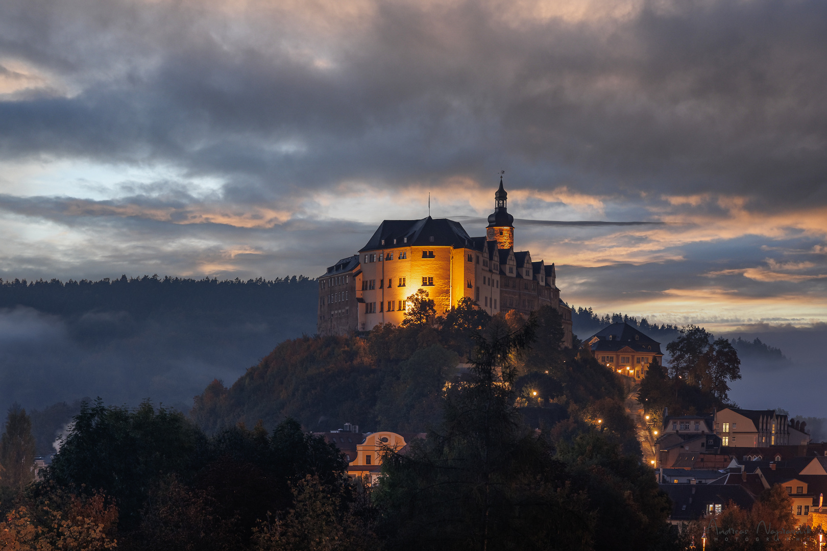 Oberes Schoss Greiz Foto & Bild | architektur, architektur bei nacht ...