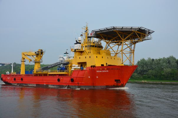 Spezialschiffe Bilder & Fotos
