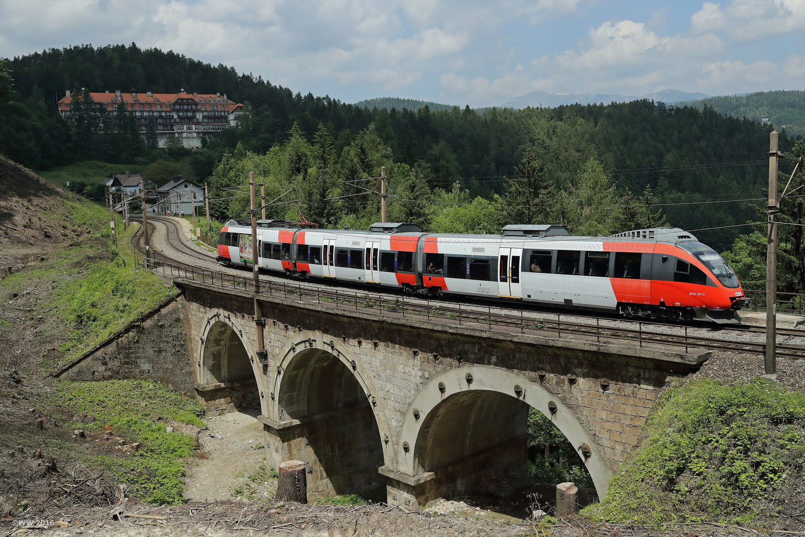 ÖBB 4023 011-2 am Wolfsbergkogel Foto & Bild | s-bahn, eisenbahn ...